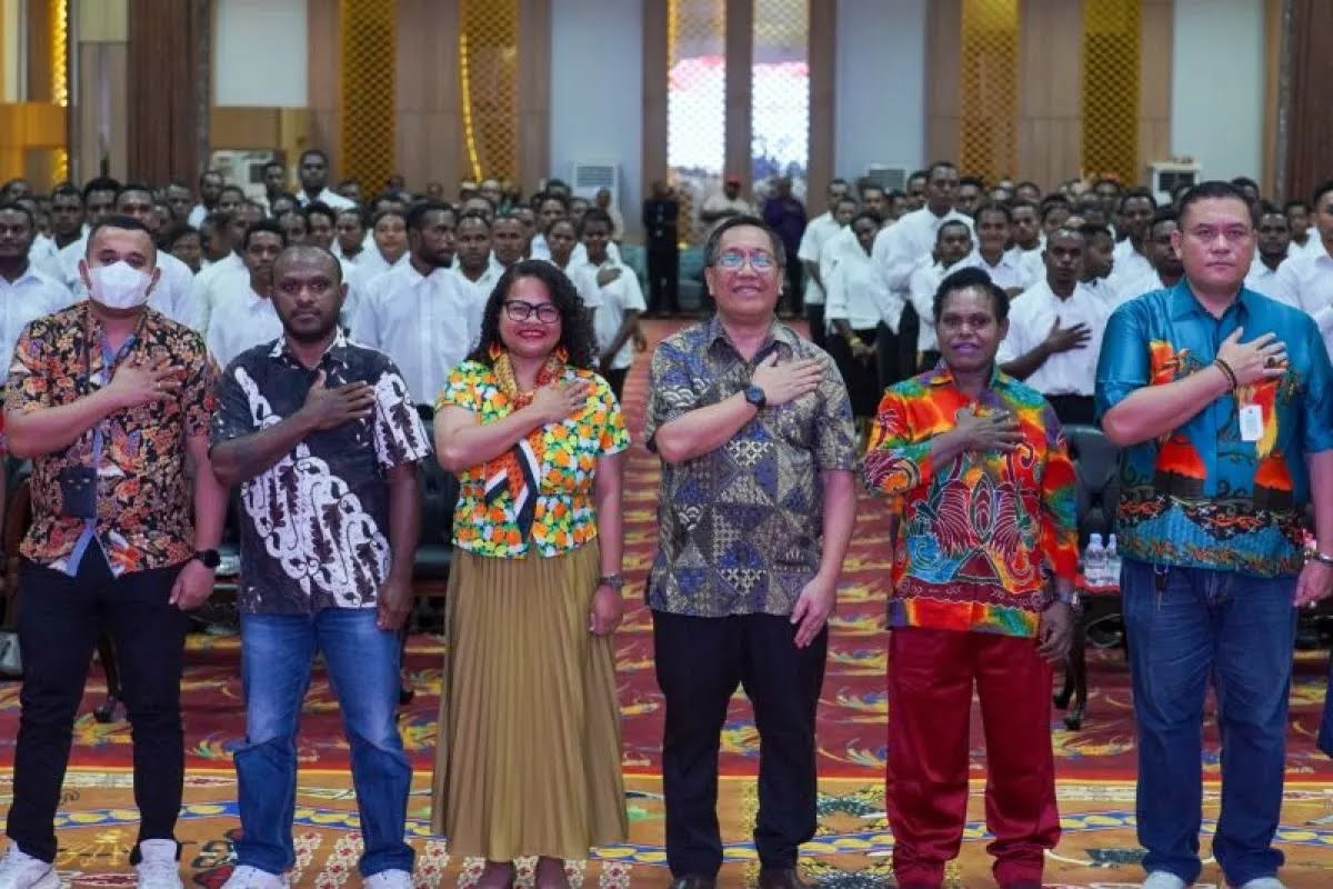 Central Papua Provincial Government Sends Hundreds of Students to Civil ...